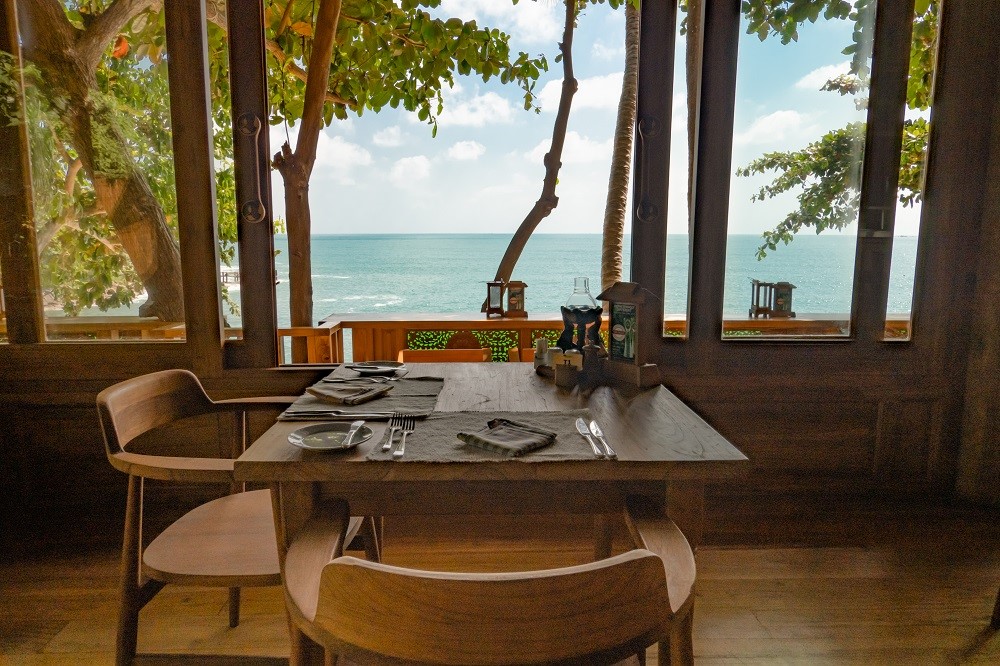 THE TITAN RESTAURANT | Santhiya Resorts & Spas